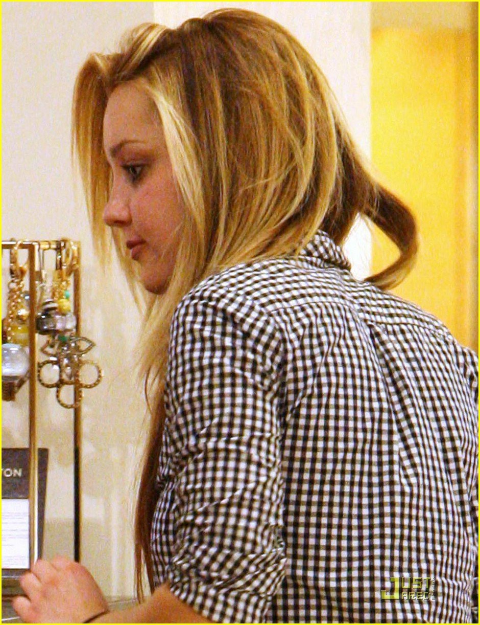 Amanda Bynes Loves Louis Vuitton | Photo 20191 - Photo Gallery | Just ...