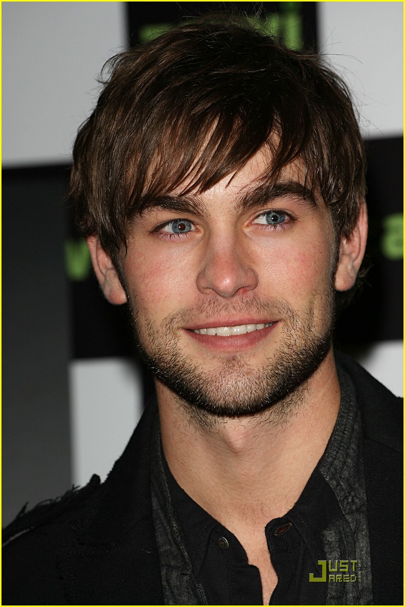 Chace Crawford Lights Up Oxford Street | Photo 6531 - Photo Gallery ...