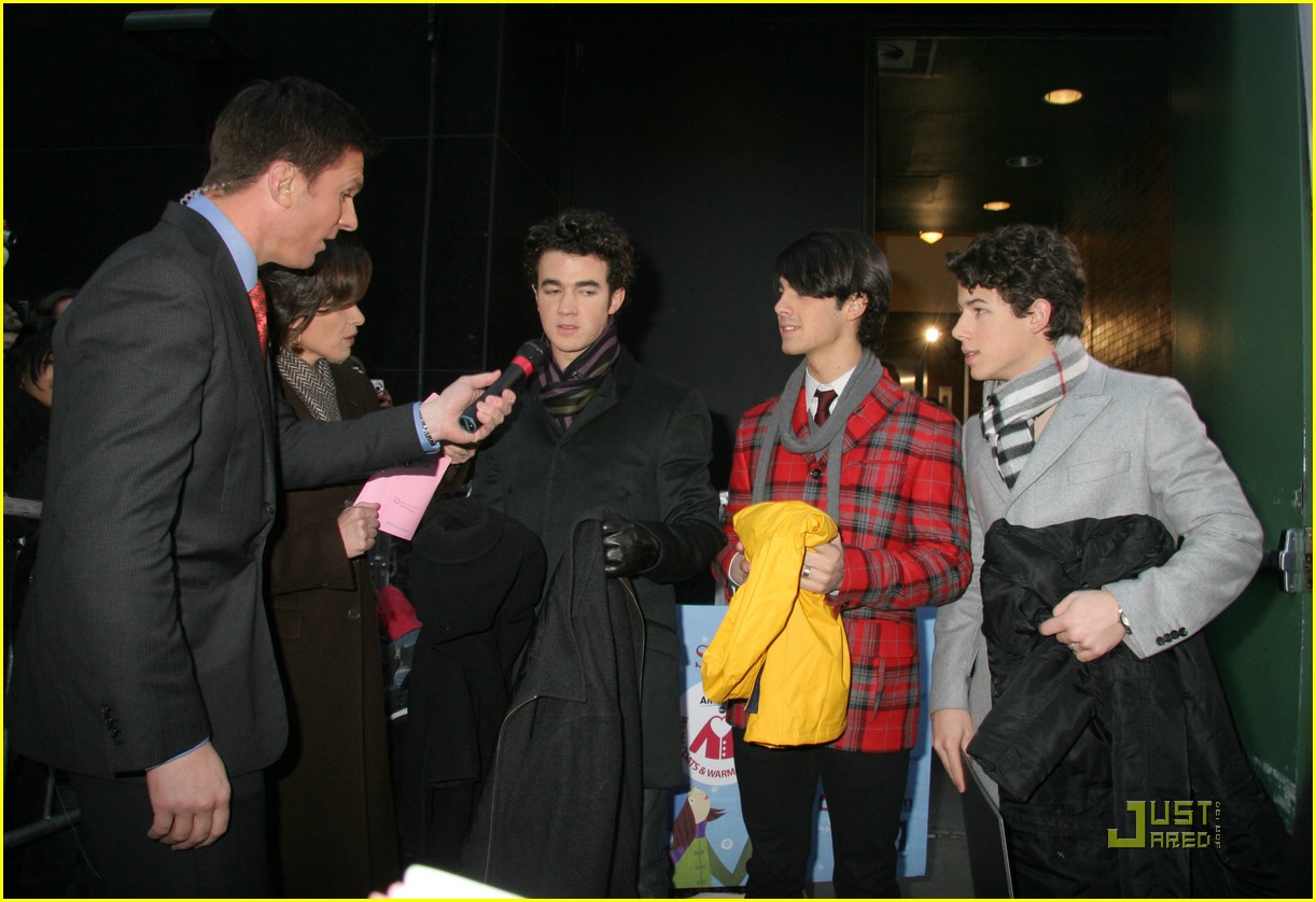The Jonas Brothers Donate $10,000 on GMA | Photo 18691 - Photo Gallery ...