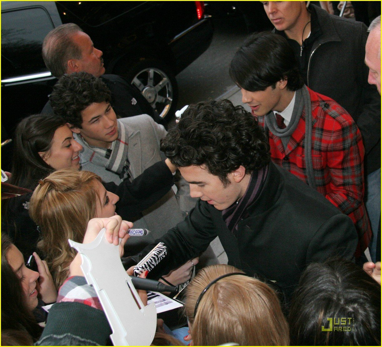 The Jonas Brothers Donate $10,000 on GMA | Photo 18701 - Photo Gallery ...