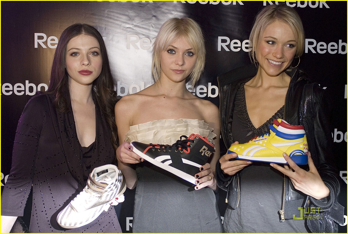 Full Sized Photo of taylor momsen reebok event 03 | Taylor Momsen ...