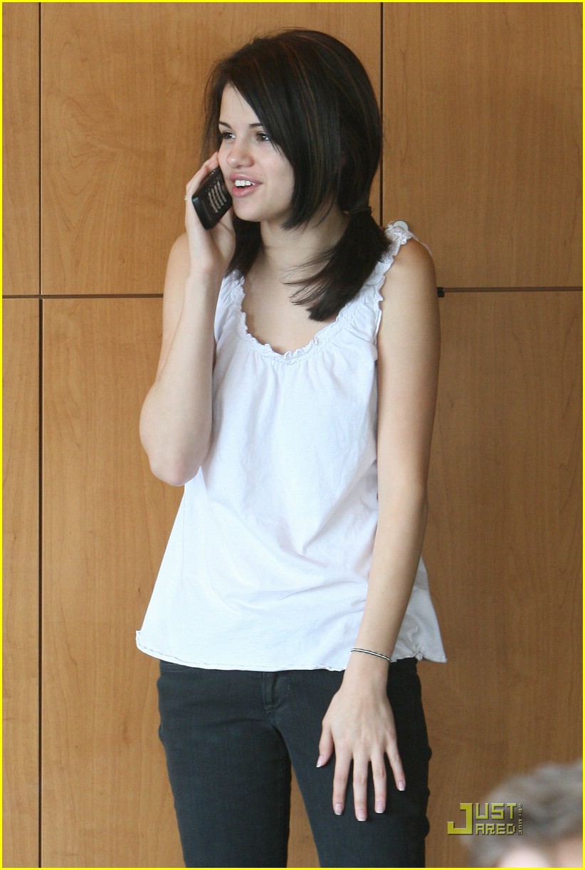 Selena Gomez is a Subway Sweetie | Photo 13251 - Photo Gallery | Just ...