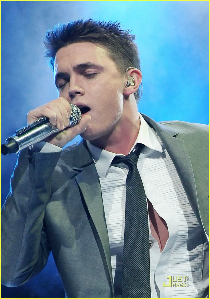 Jesse McCartney Freaks Out Jingle Ball | Photo 25451 - Photo Gallery ...