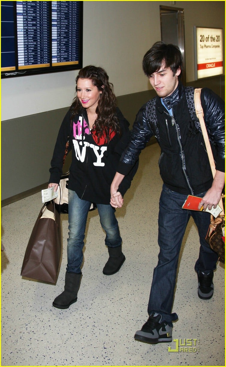 Ashley Tisdale is All Jingled Out | Photo 30441 - Photo Gallery | Just ...
