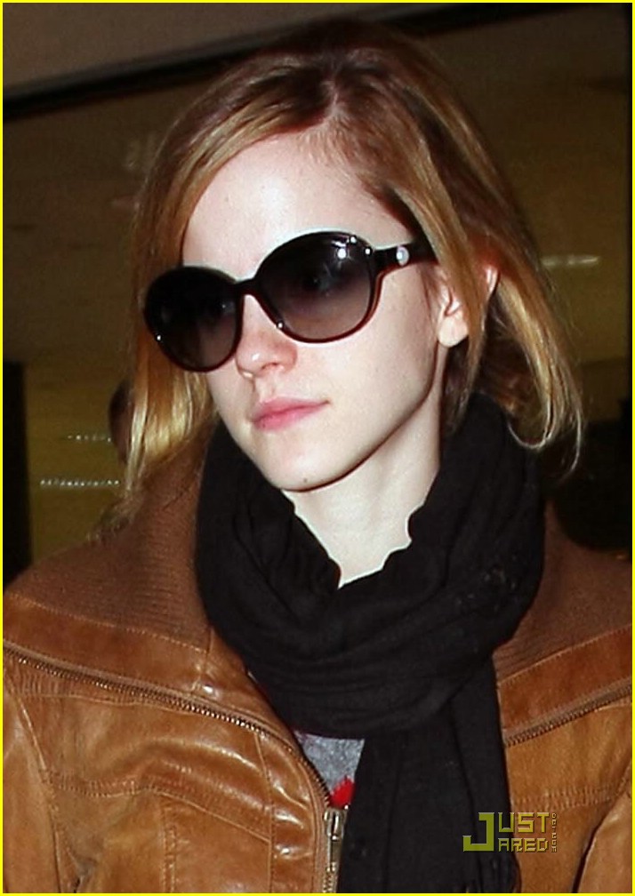 Emma Watson Lives in a Mouse House | Photo 22941 - Photo Gallery | Just ...