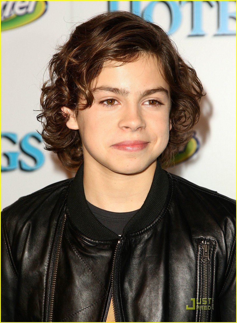 Full Sized Photo of jake austin hotel dogs premiere 03 | Jake T. Austin ... Full Sized Photo of jake austin hotel dogs premiere 03 | Jake T. Austin ...