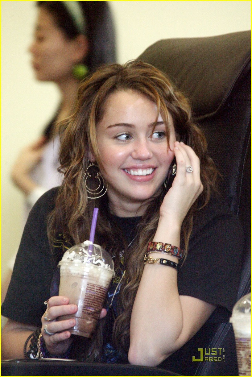 Miley Cyrus Has A Girl's Day Out | Photo 51181 - Photo Gallery | Just ...