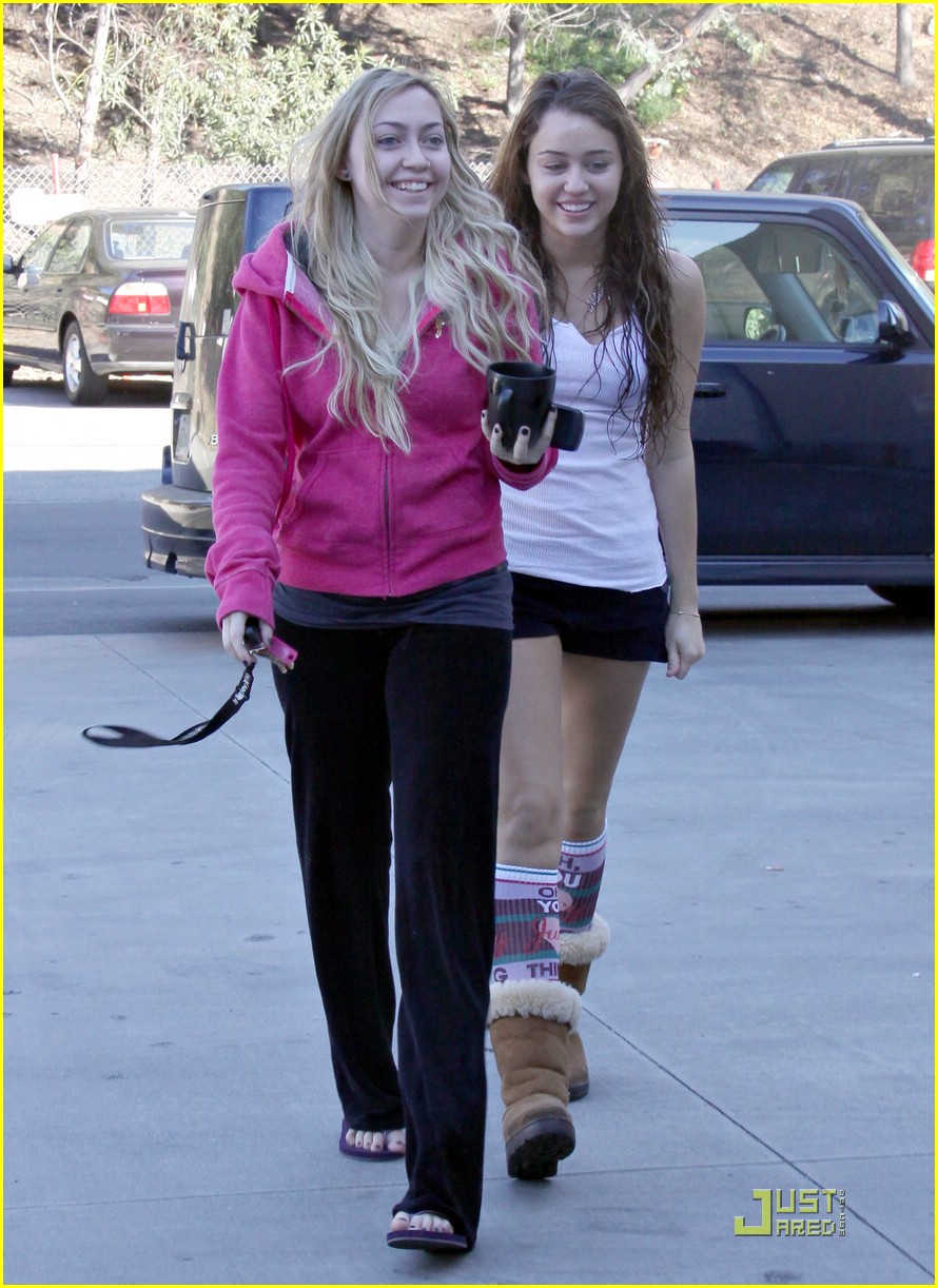 Miley Cyrus: Pilates Practice Makes Perfect | Photo 49501 - Photo ...