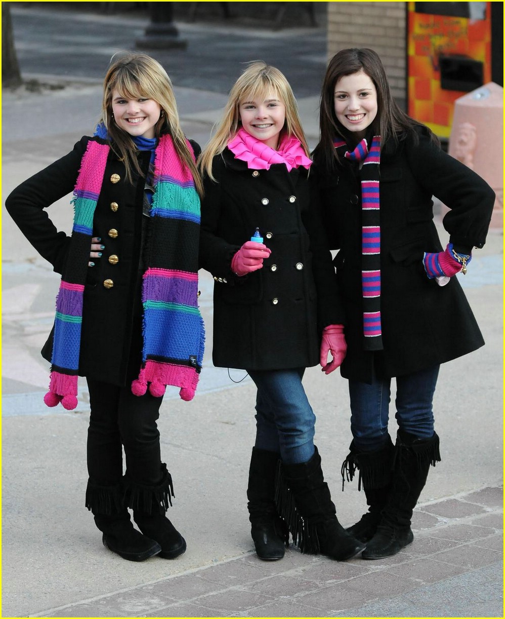 The Clique Girlz: Colorful Scarves Sweet | Photo 81511 - Photo Gallery ...