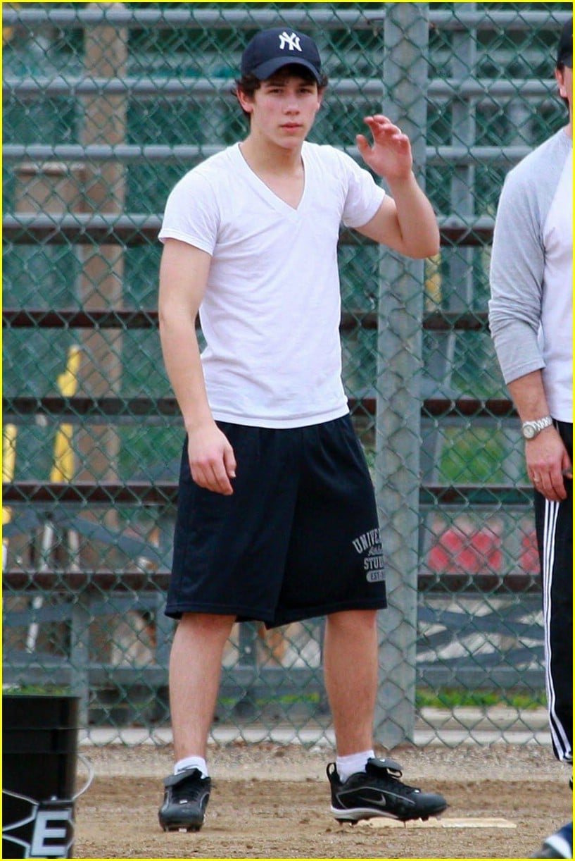 The Jonas Brothers Batter Up | Photo 79901 - Photo Gallery | Just Jared Jr.