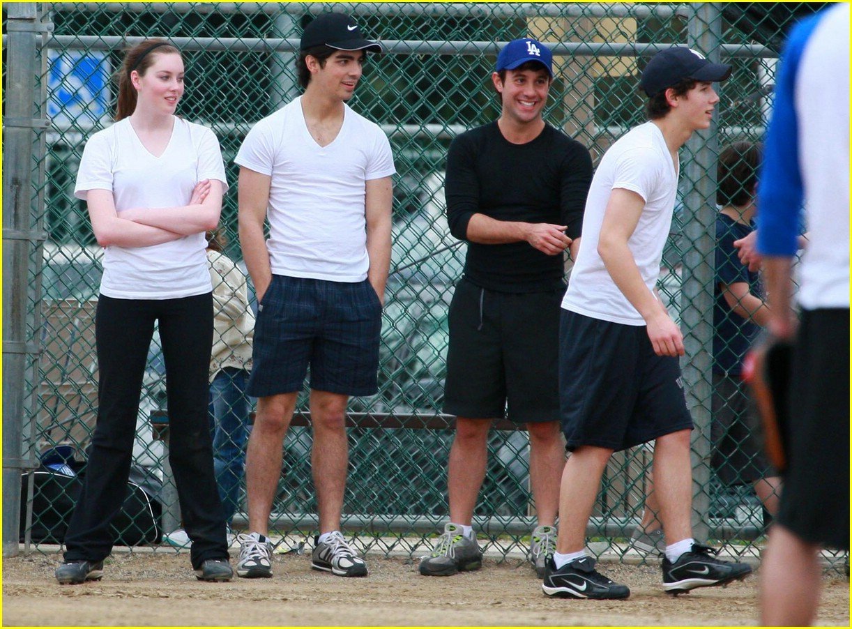 The Jonas Brothers Batter Up | Photo 79961 - Photo Gallery | Just Jared Jr.