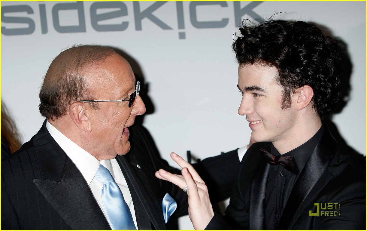 The Jonas Brothers Honor Clive Davis | Photo 66851 - Photo Gallery ...