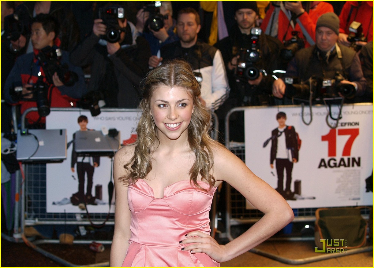 Jemma McKenzie-Brown is Pretty in Pink | Photo 109781 - Photo Gallery ...