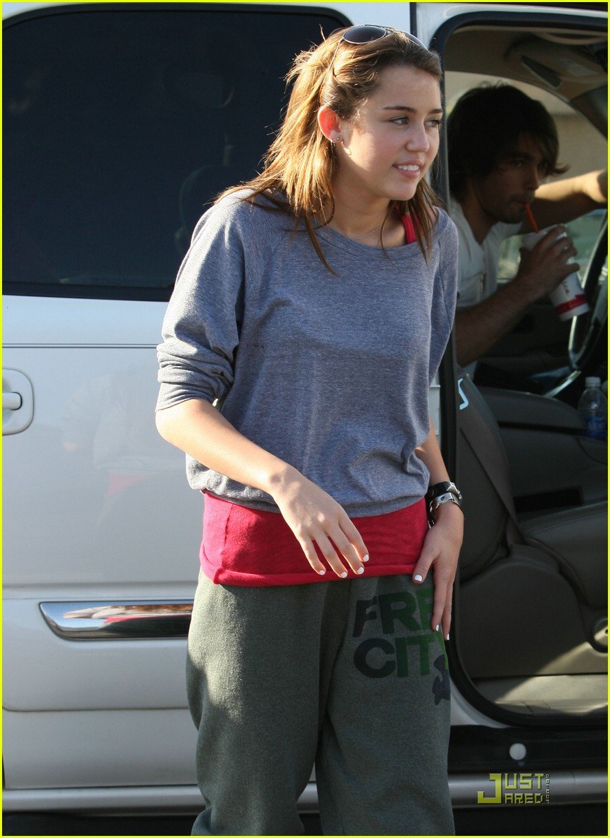 Miley Cyrus: Karate Chop! | Photo 95351 - Photo Gallery | Just Jared Jr.