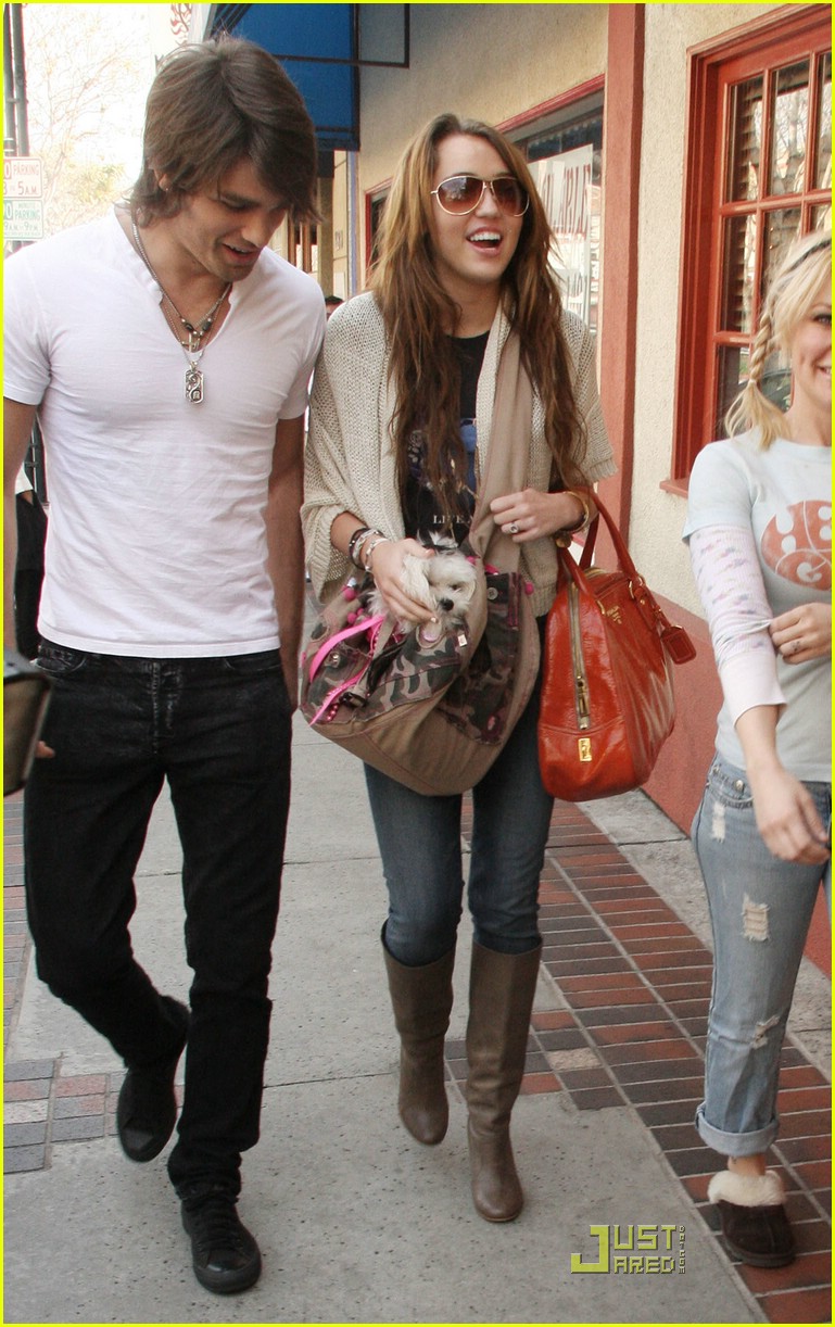 Full Sized Photo of miley cyrus justin gaston market city caffe 07 ...