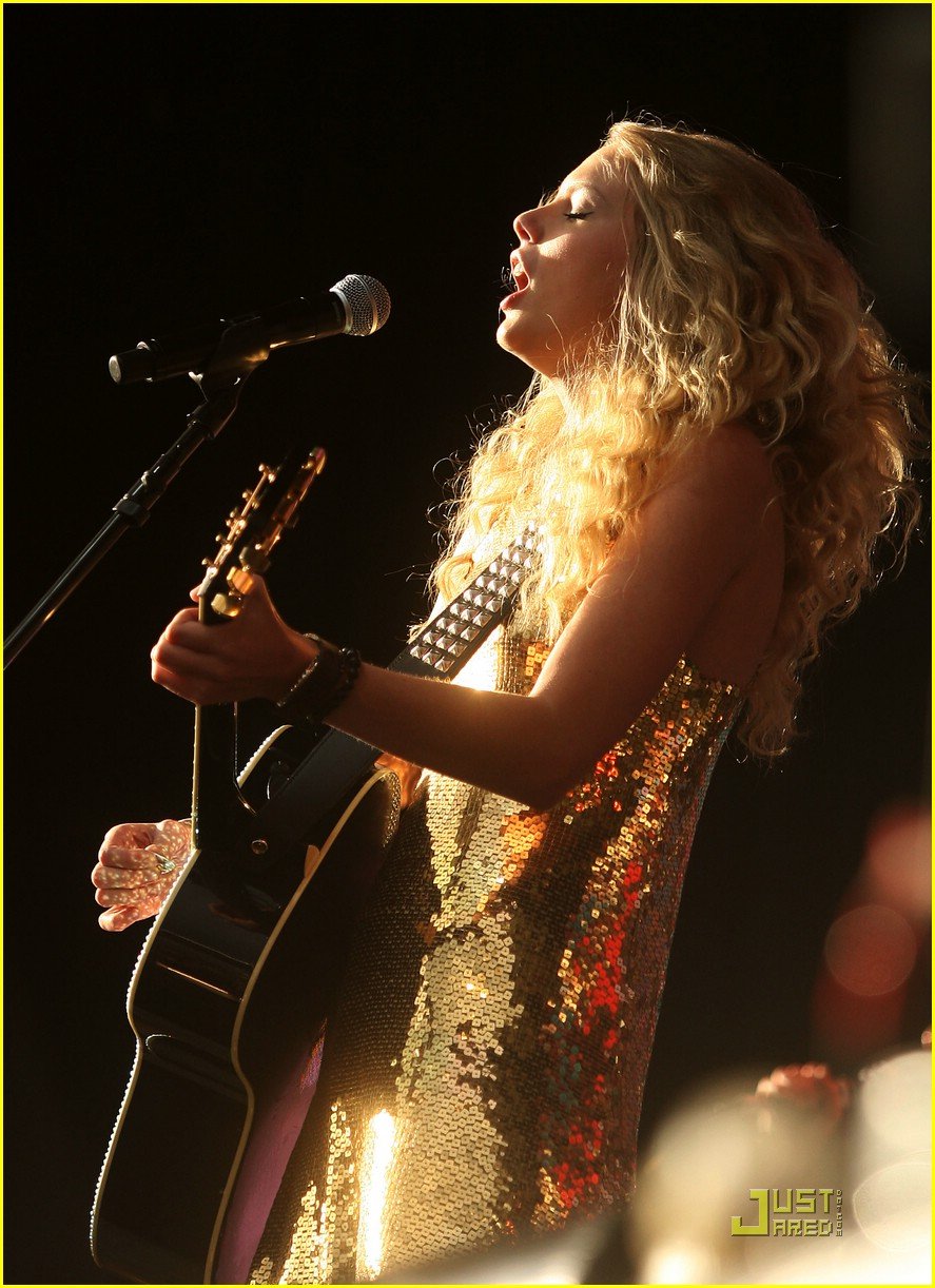 Full Sized Photo of taylor swift sound relief 07 | Taylor Swift Sings ...