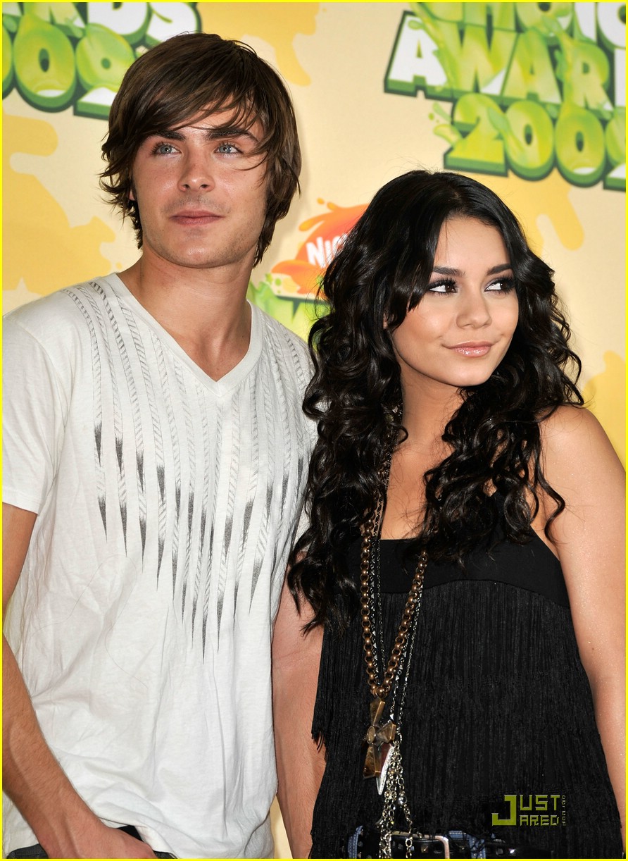 Full Sized Photo of zac efron vanessa hudgens kids choice awards 11 | Zac Efron & Vanessa ...