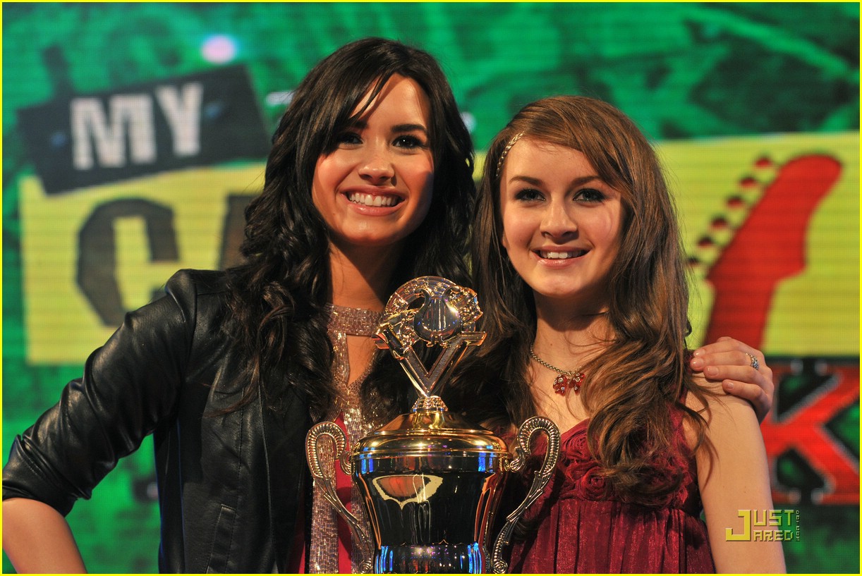 Demi Lovato Digs London's Dungeons | Photo 142481 - Photo Gallery ...