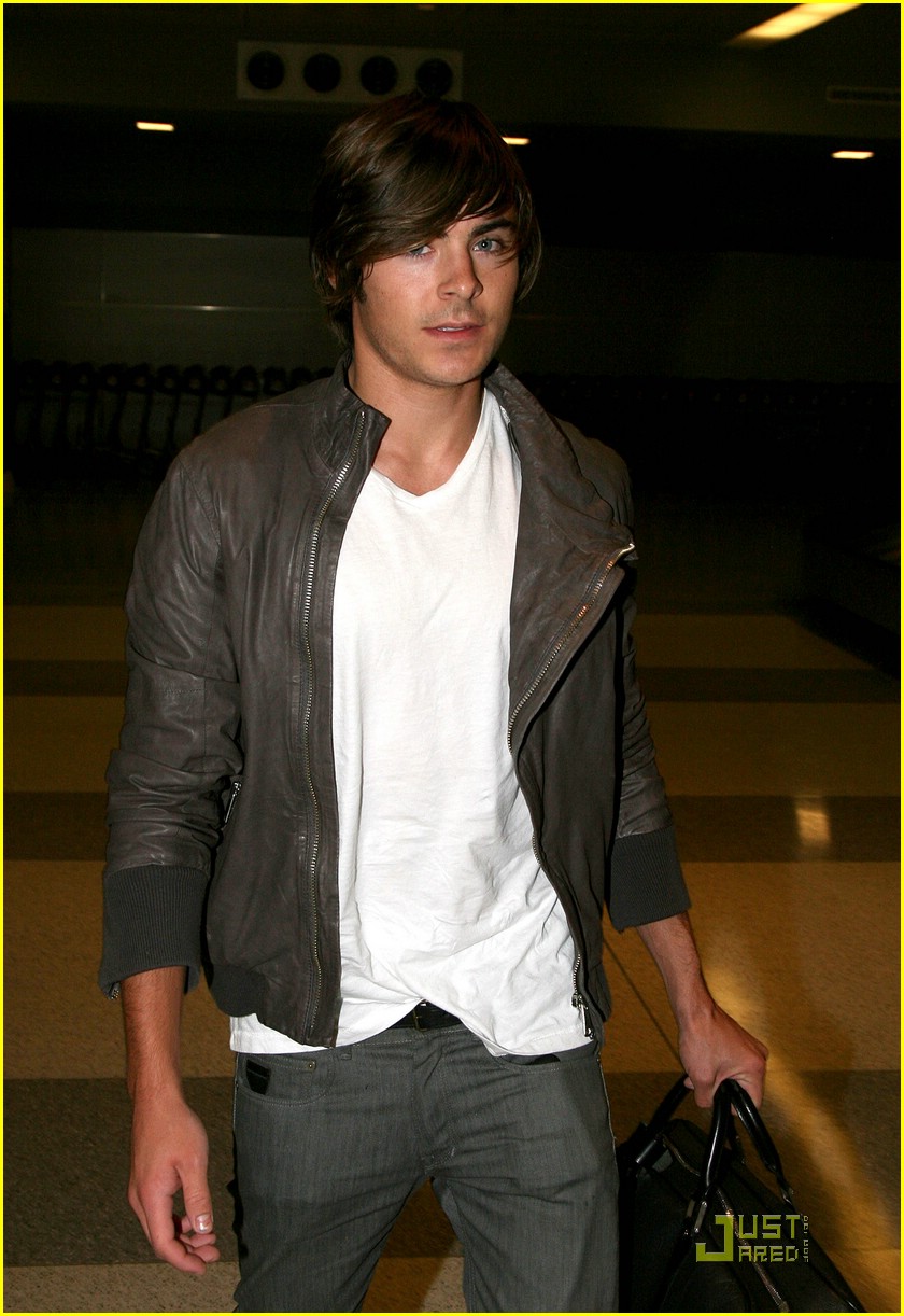 Zac Efron: 'Leslie Mann is Beautiful' | Photo 120861 - Photo Gallery ...