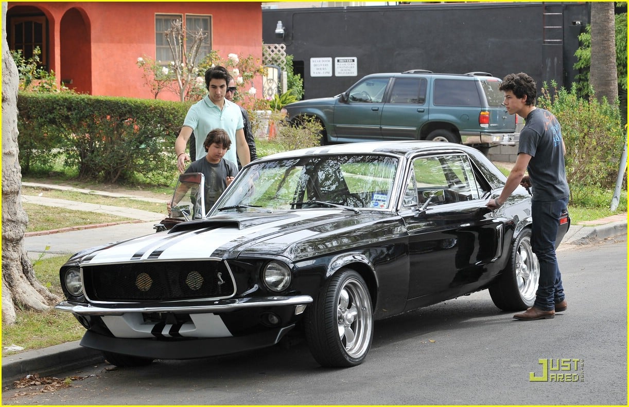 Nick Jonas is a Mustang Man | Photo 115911 - Photo Gallery | Just Jared Jr.