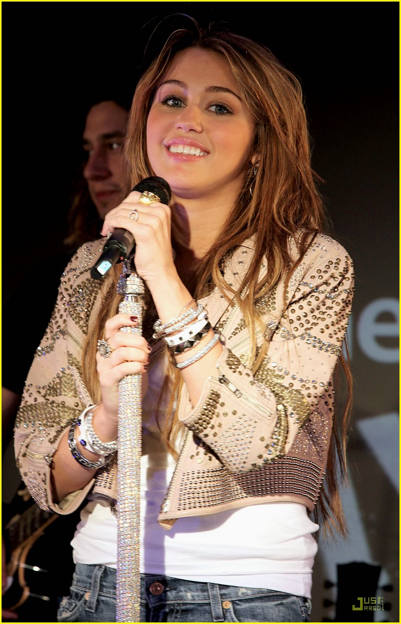 Miley Cyrus is Apple Amazing | Photo 141961 - Photo Gallery | Just ...
