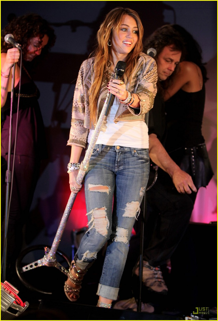 Miley Cyrus is Apple Amazing | Photo 141981 - Photo Gallery | Just ...