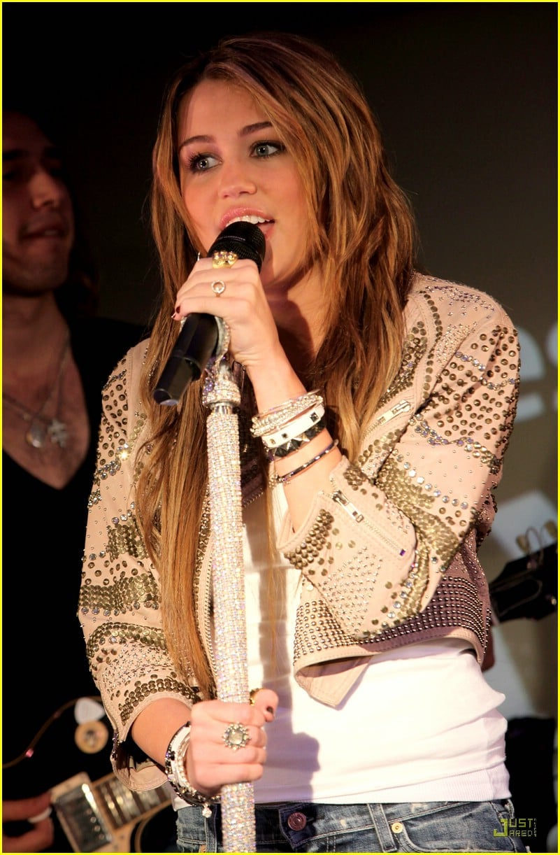 Miley Cyrus is Apple Amazing | Photo 141991 - Photo Gallery | Just ...