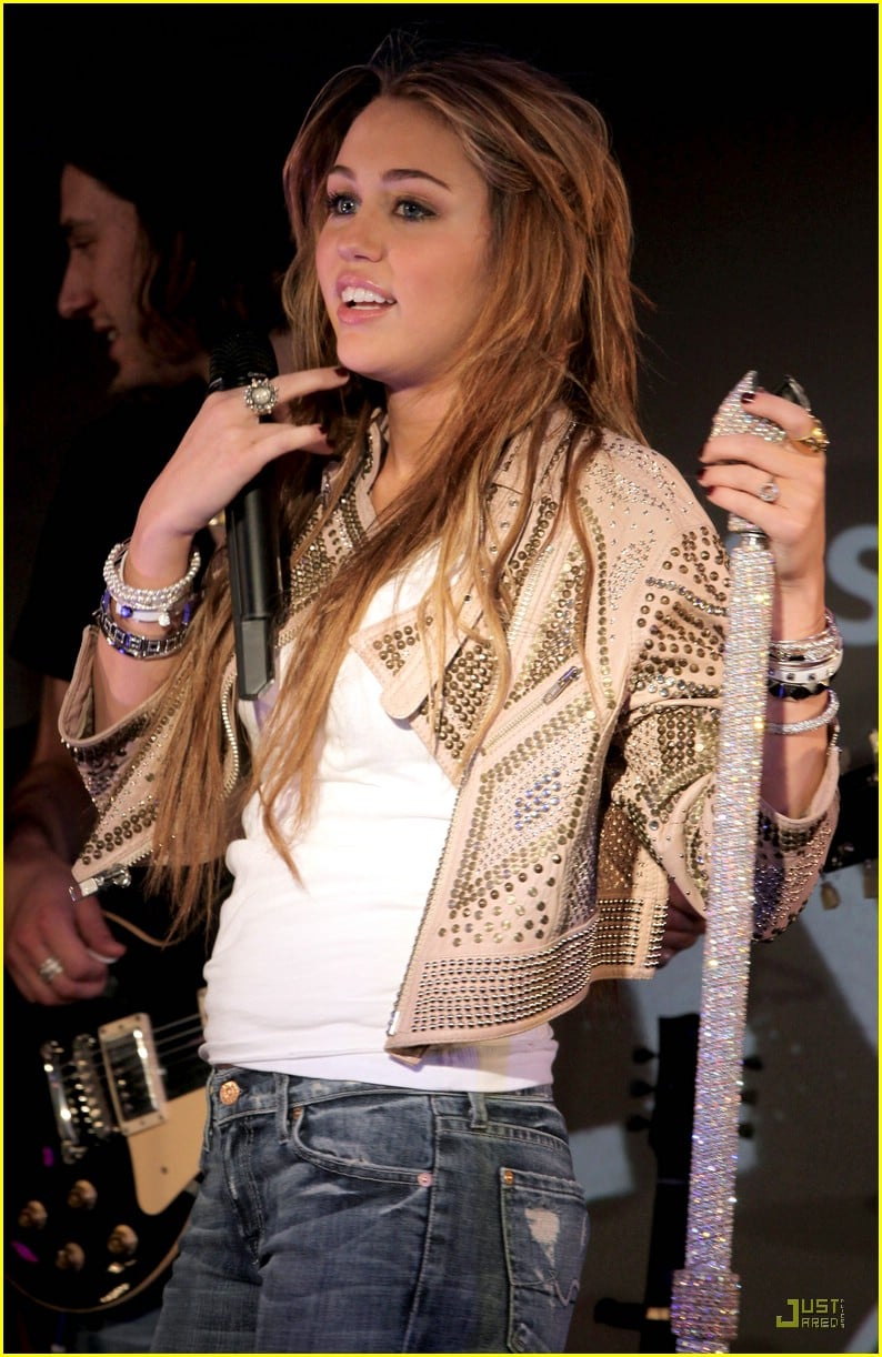 Miley Cyrus is Apple Amazing | Photo 142071 - Photo Gallery | Just ...