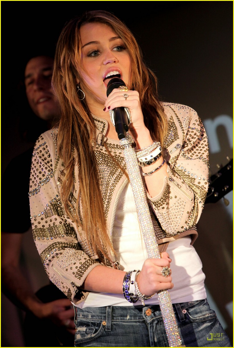 Miley Cyrus is Apple Amazing | Photo 142091 - Photo Gallery | Just ...