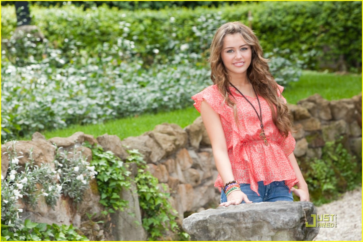 Miley Cyrus is Ravishing in Rome | Photo 134091 - Photo Gallery | Just ...