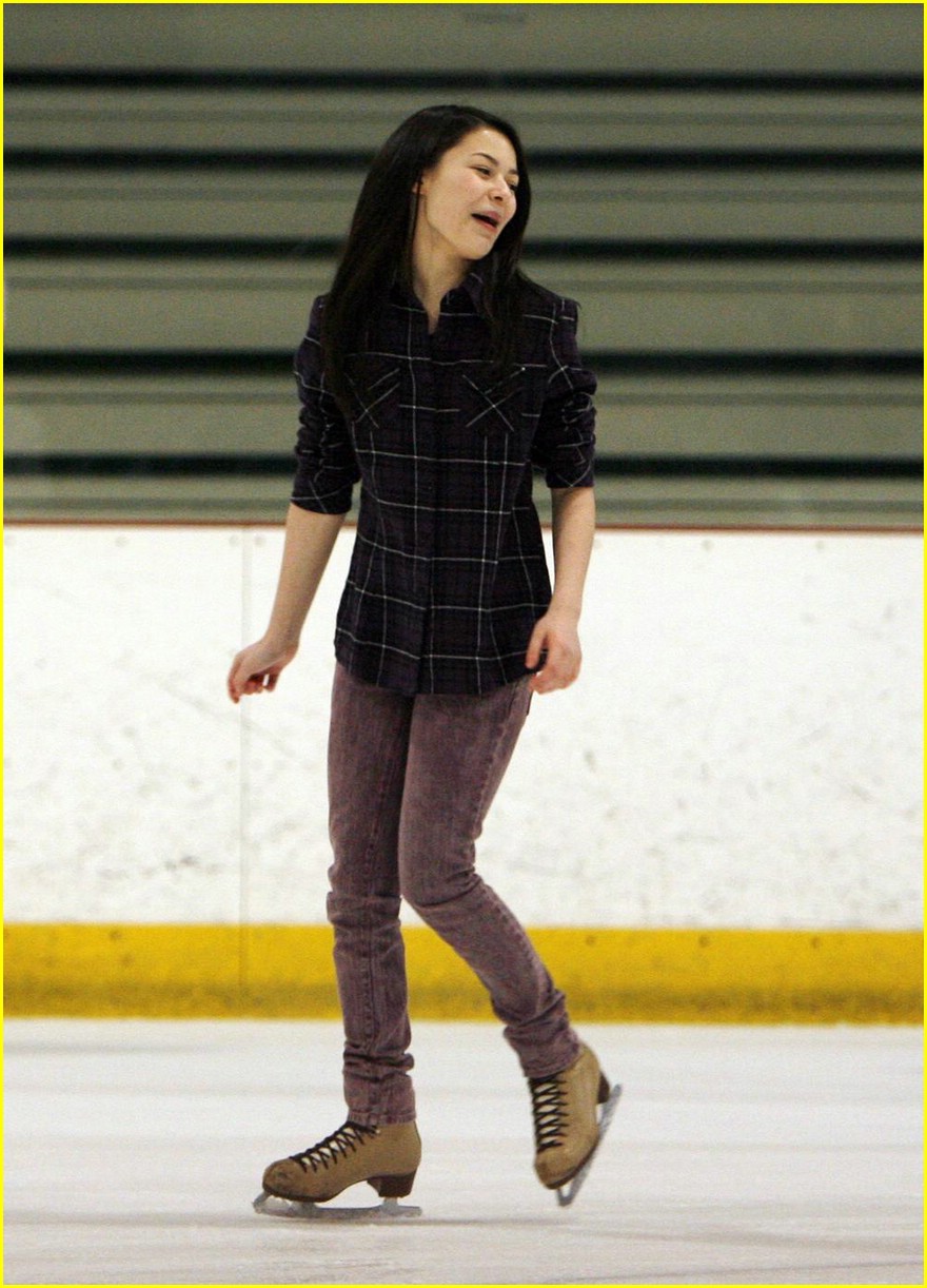 Miranda Cosgrove is Ice Skating Sweet | Photo 145511 - Photo Gallery ...