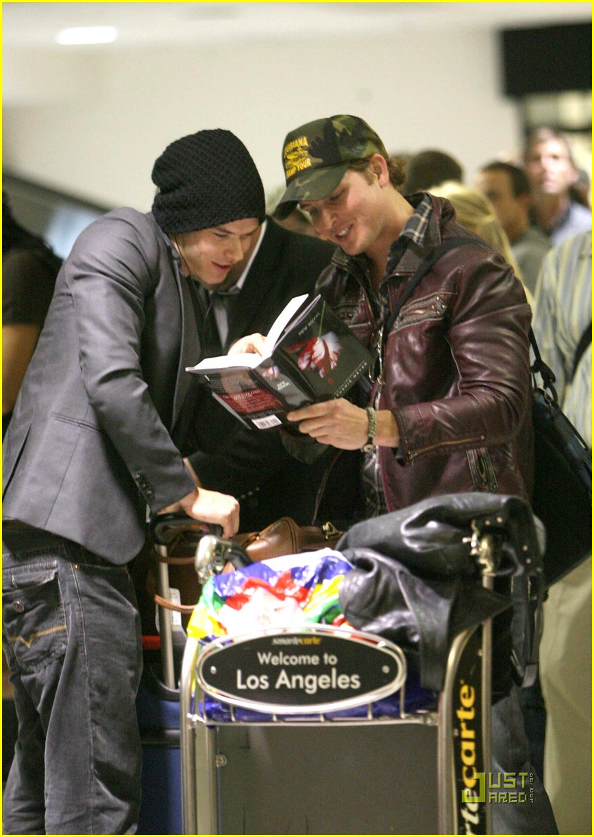 Robert Pattinson: Sage and The Dills Supporter | Photo 133381 - Photo ...