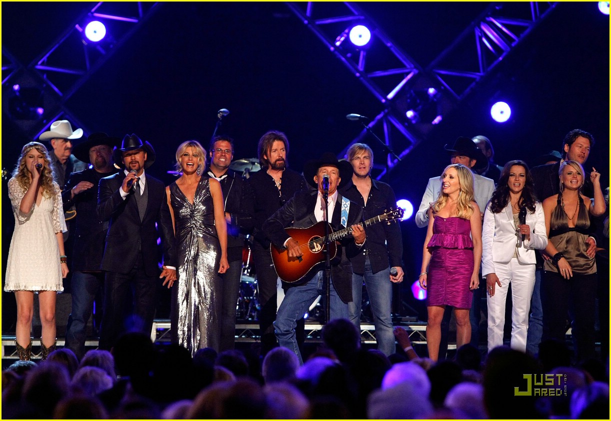 Full Sized Photo of taylor swift george strait 02 | Taylor Swift Honors ...