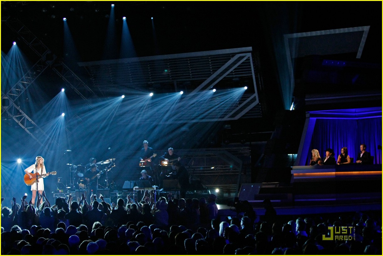 Full Sized Photo of taylor swift george strait 05 | Taylor Swift Honors ...