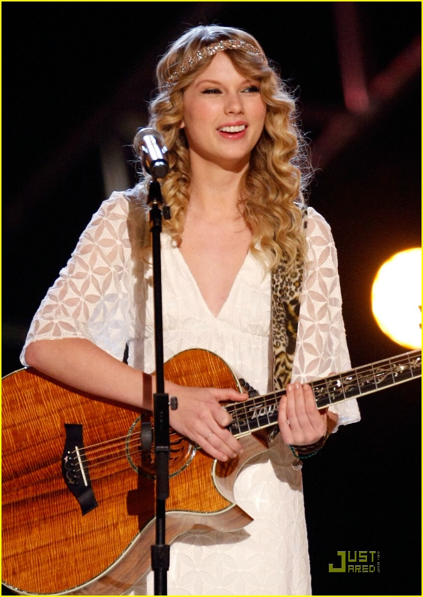 Taylor Swift Honors George Strait | Photo 121731 - Photo Gallery | Just ...