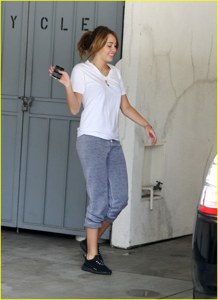 Miley Cyrus is a Pilates Princess | Photo 169451 - Photo Gallery | Just ...