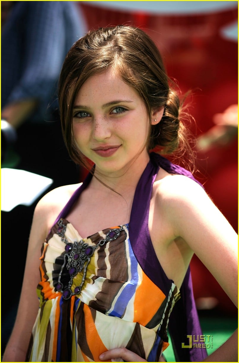 Ryan Newman Goes Up | Photo 163711 - Photo Gallery | Just Jared Jr.