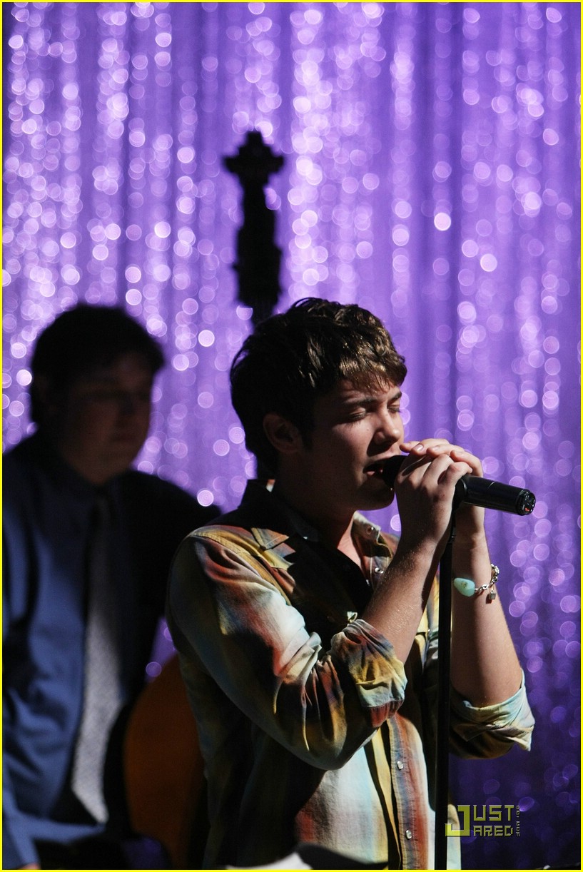 Drew Seeley Honors Women of Distinction | Photo 155061 - Photo Gallery ...