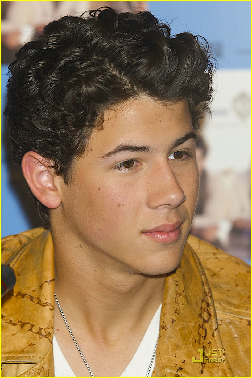 The Jonas Brothers Cause Madrid Mayhem | Photo 191451 - Photo Gallery ...