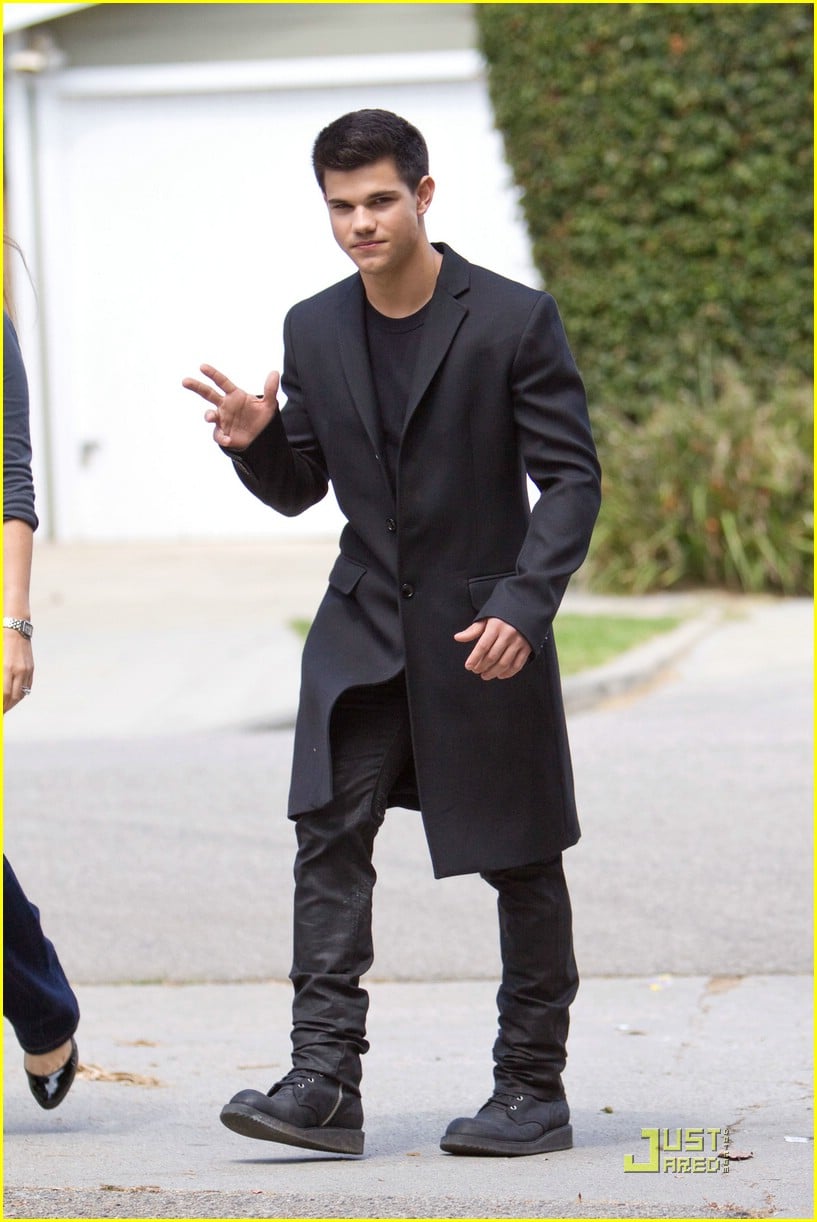 Taylor Lautner: Hello, Jacob Black! | Photo 177261 - Photo Gallery ...