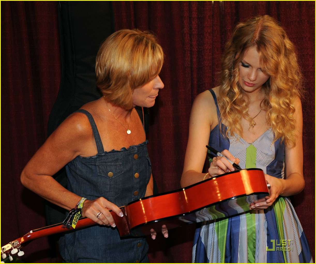 Taylor Swift is BamaJam Brilliant | Photo 182131 - Photo Gallery | Just ...