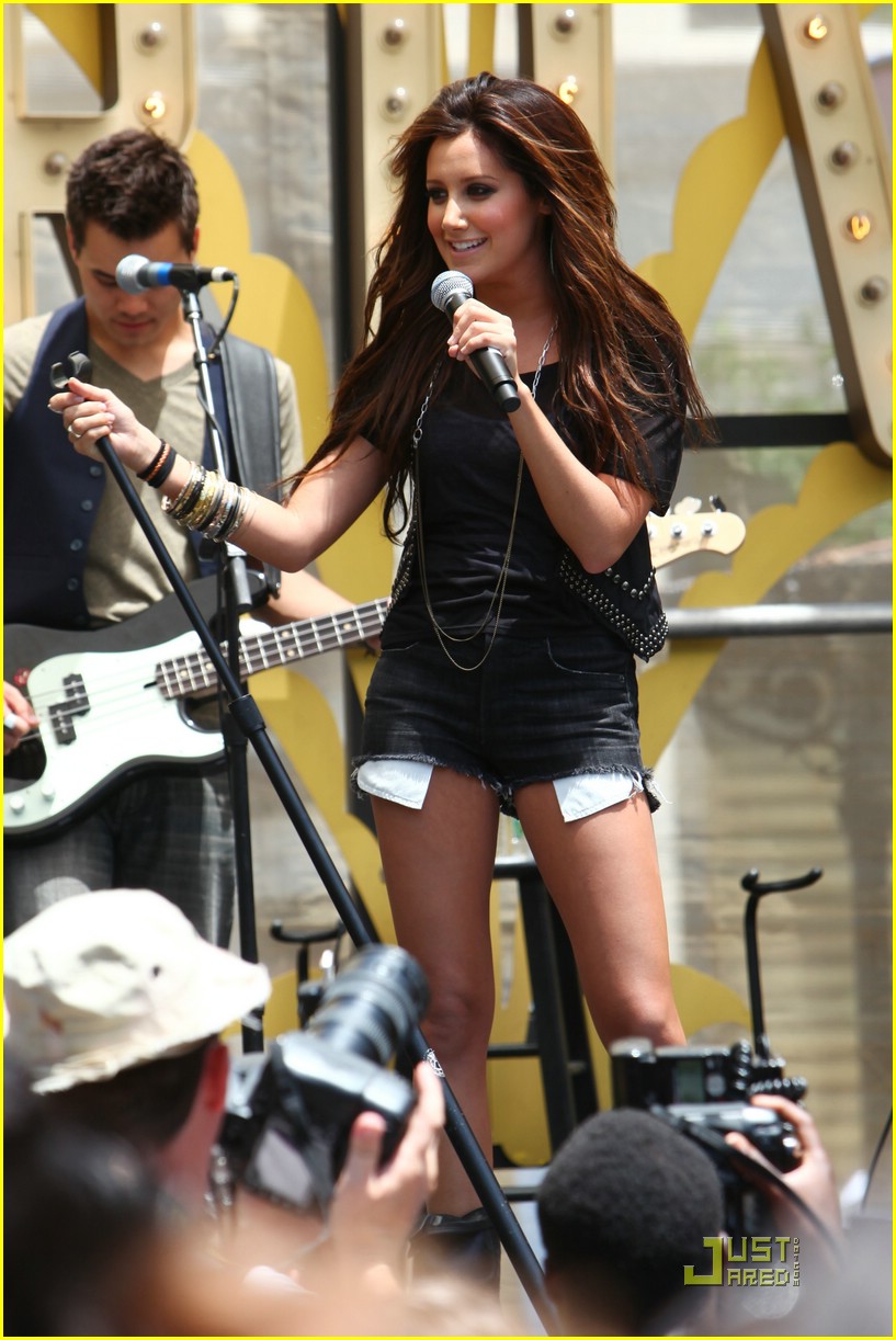 Ashley Tisdale is Grove Gorgeous | Photo 203861 - Photo Gallery | Just ...