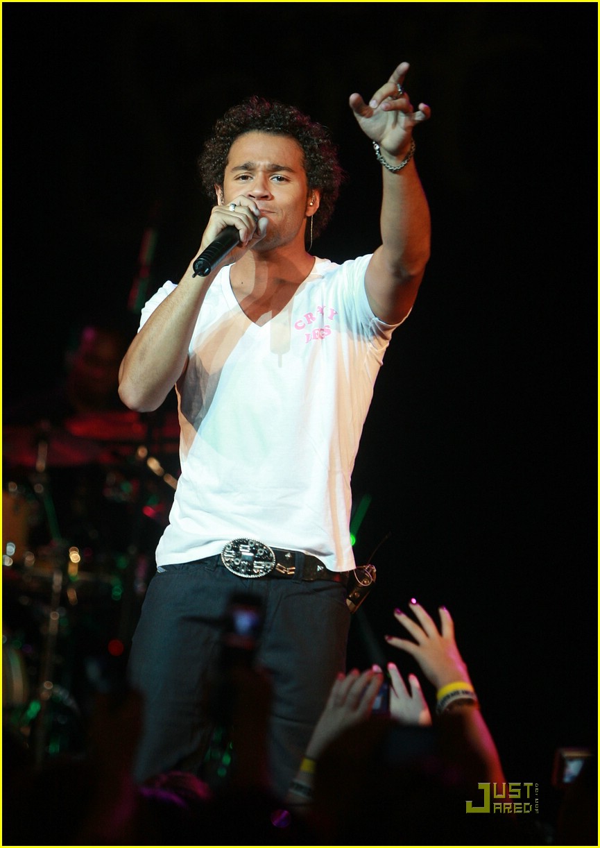 Corbin Bleu is In Tune | Photo 222301 - Photo Gallery | Just Jared Jr.
