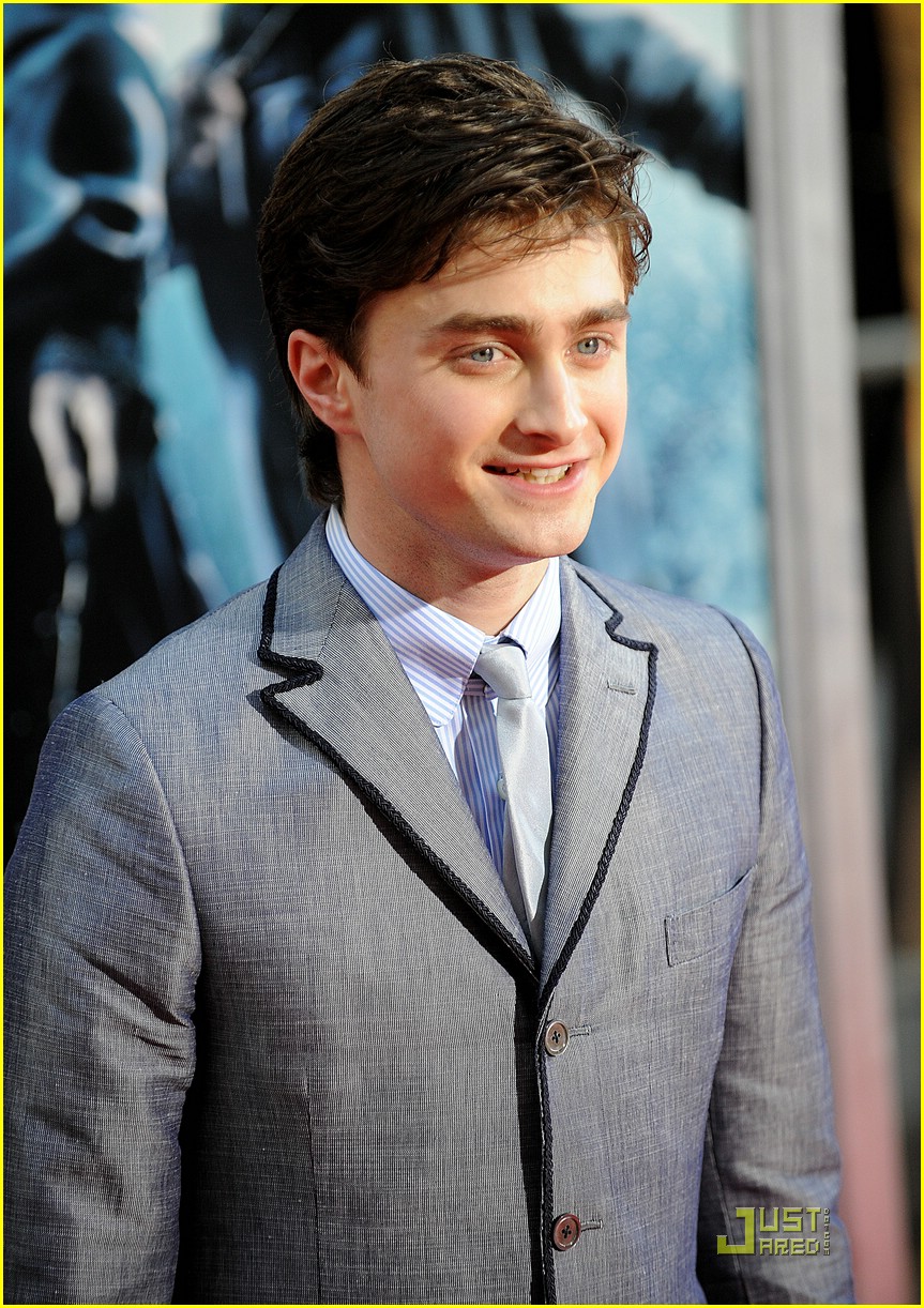 Daniel Radcliffe: Bonnie Wright Is Stunning | Photo 215981 - Photo ...