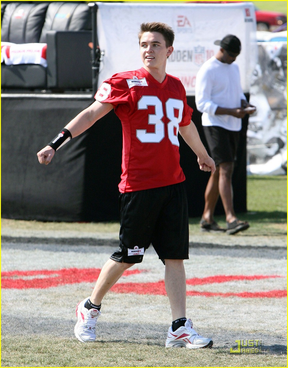 Full Sized Photo of jesse mccartney football freaky 03 | Jesse ...