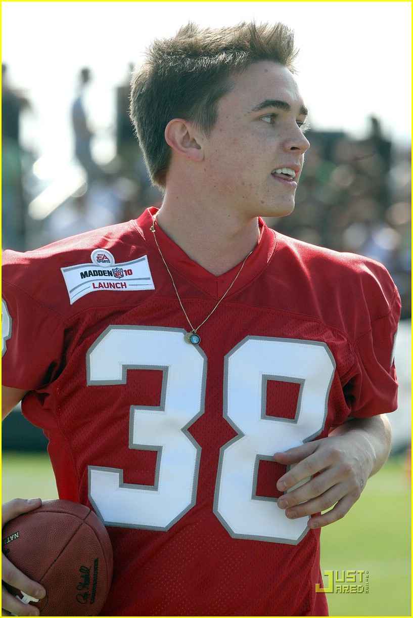 Jesse McCartney is Football Freaky | Photo 226151 - Photo Gallery ...