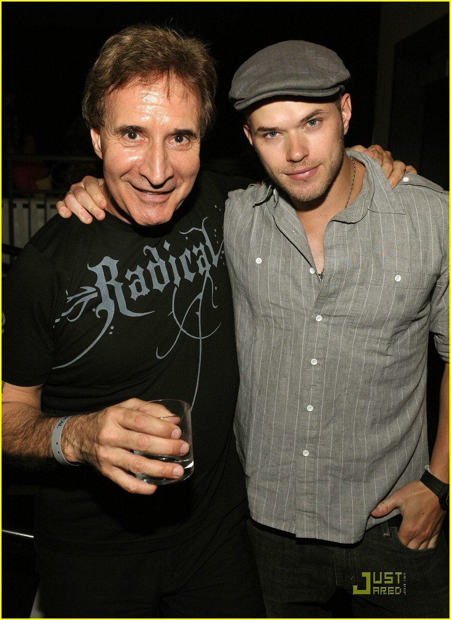 Kellan Lutz & Stan Lee Are Radical | Photo 226561 - Photo Gallery ...