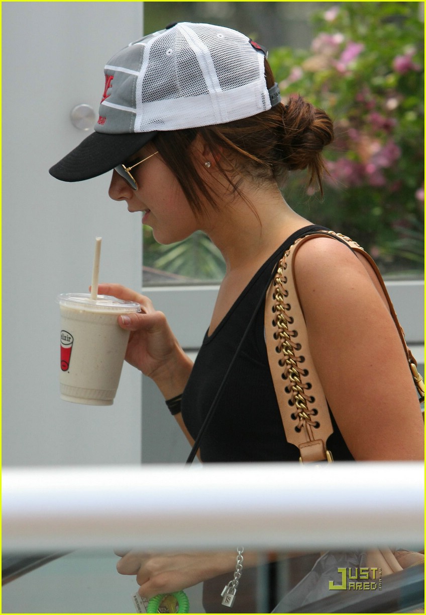 Ashley Tisdale is Tube Socks Sweaty | Photo 226821 - Photo Gallery ...