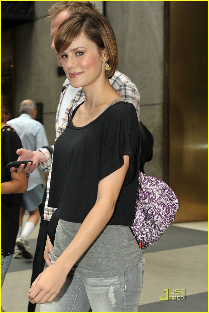 Chelsea Hobbs Makes It CW11 | Photo 254231 - Photo Gallery | Just Jared Jr.