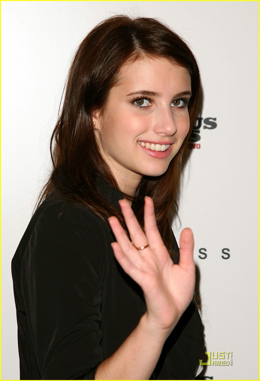 Emma Roberts Premieres Inglourious Basterds | Photo 257301 - Photo ...